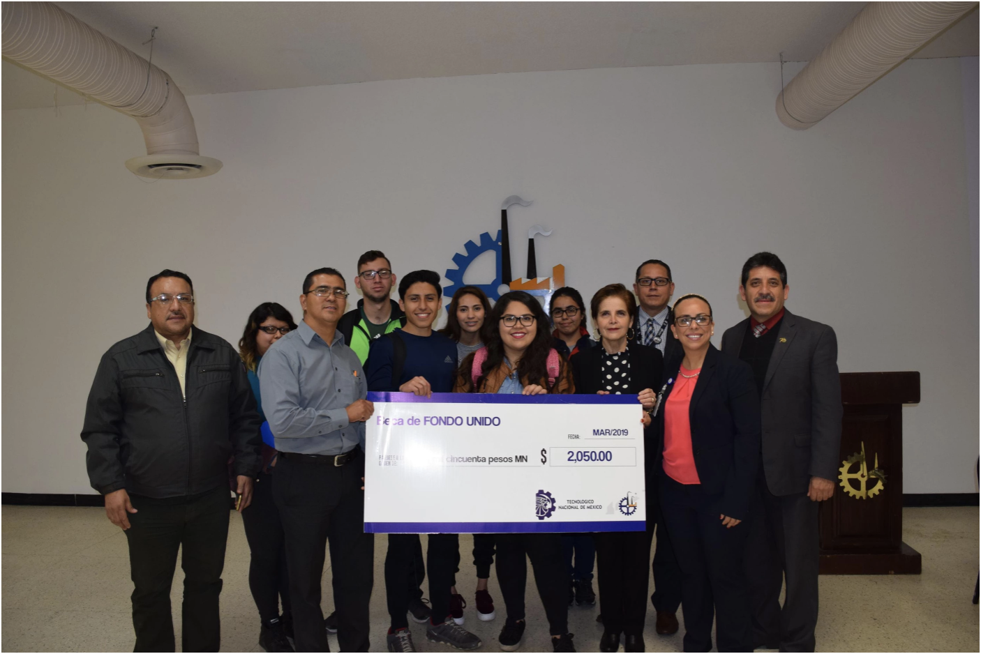 Realizamos la primera entrega de becas a alumnos del Instituto ...