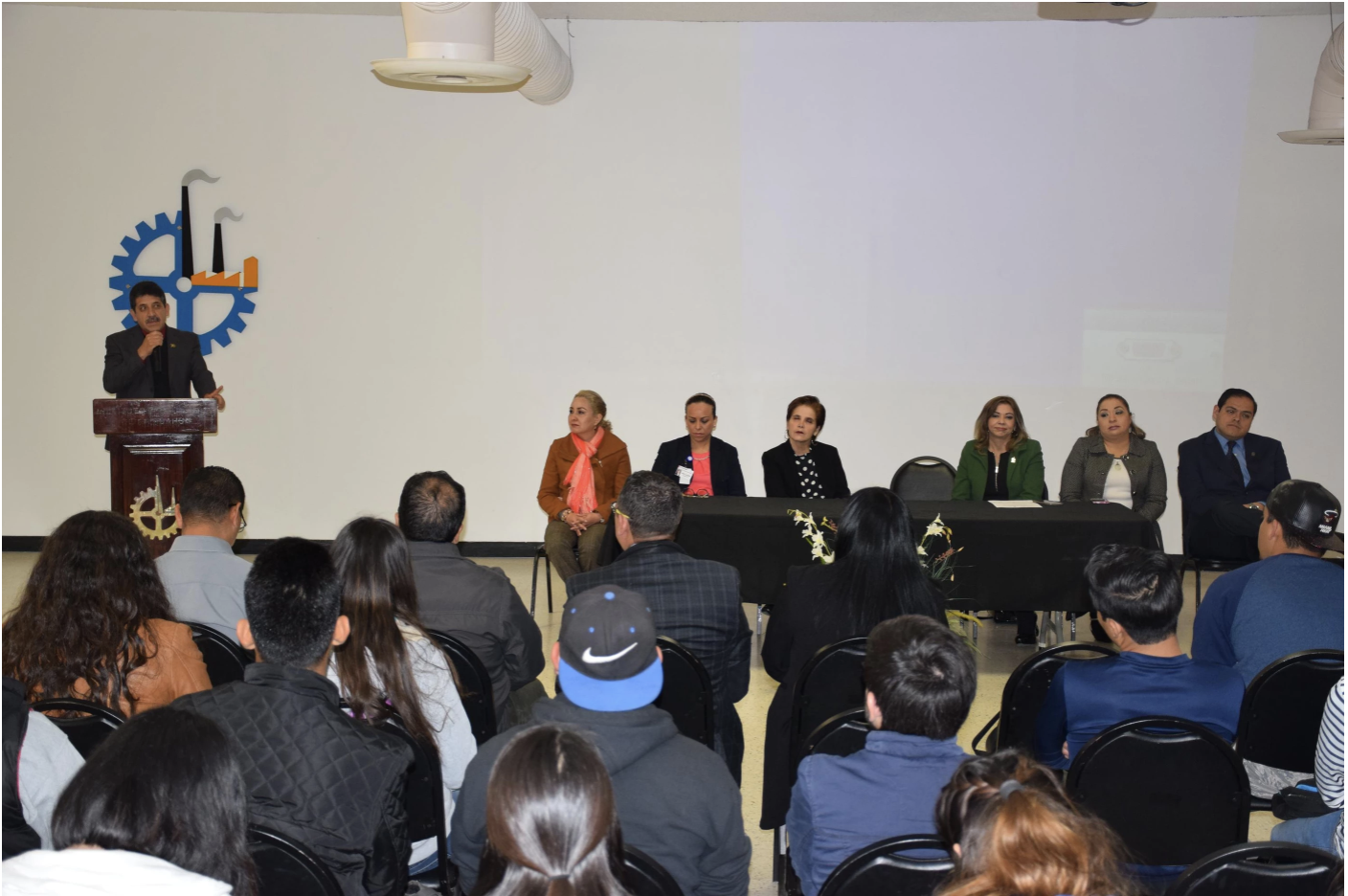 Realizamos la primera entrega de becas a alumnos del Instituto ...